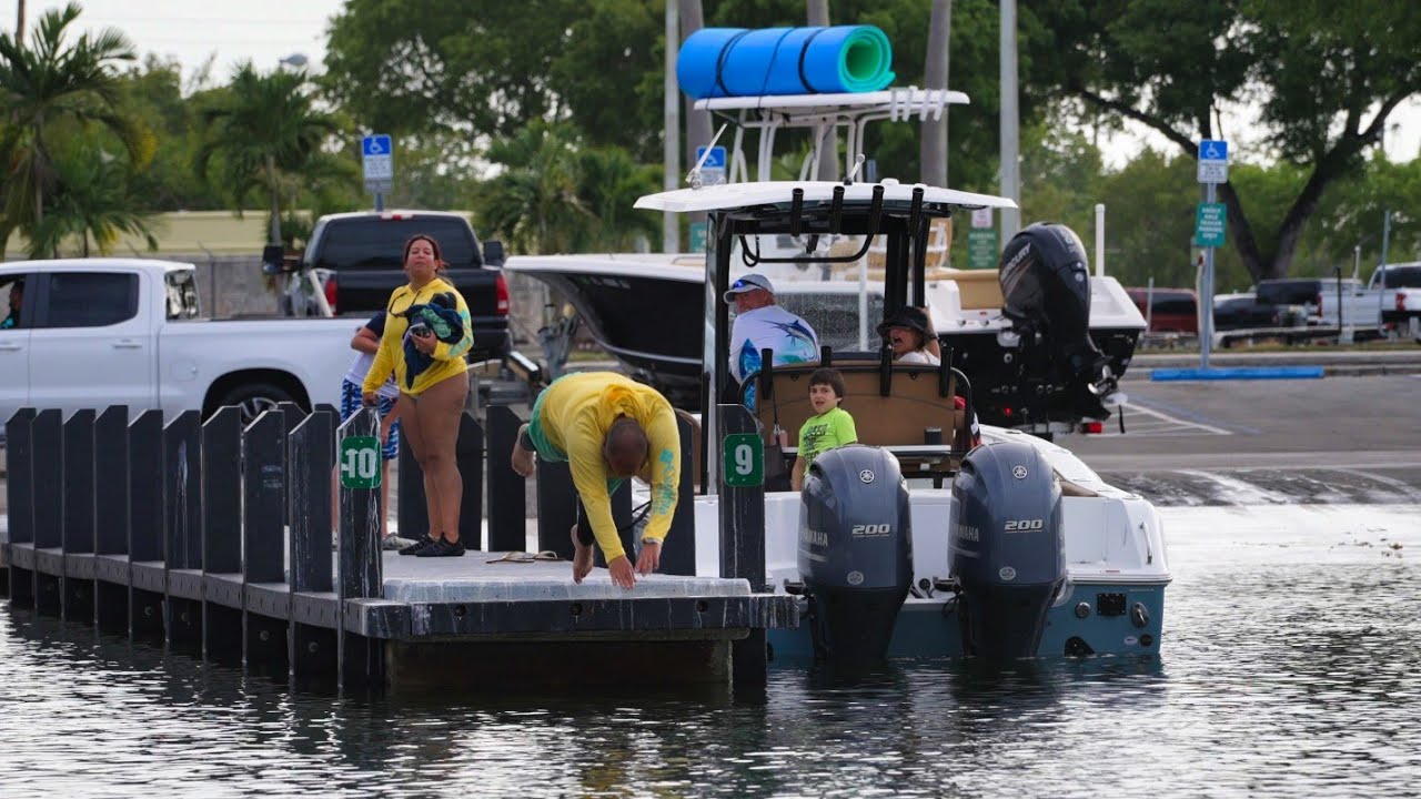 Wrong Dude to Call Out ! Instant Karma at Black Point Marina (Chit Show ...